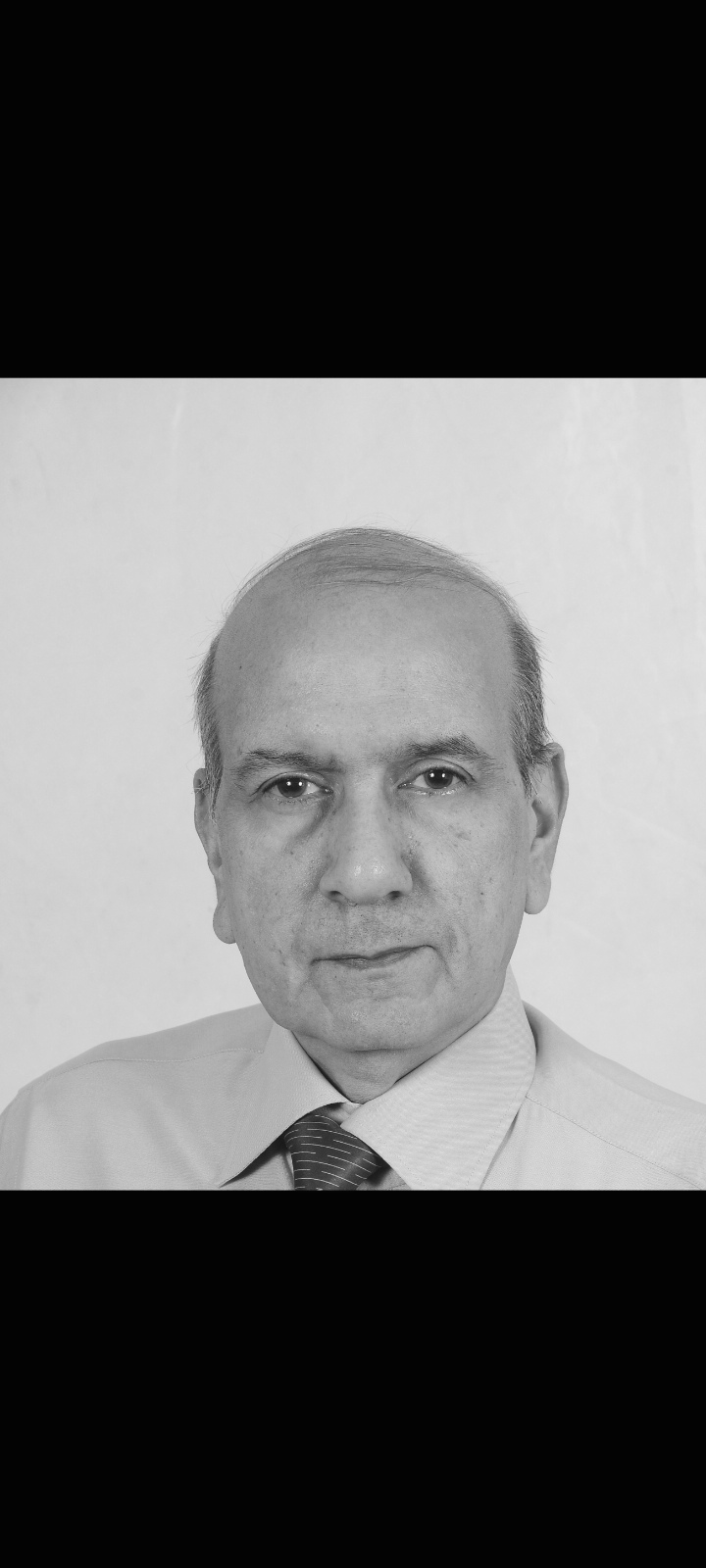 Dr. Salah Esmail, PhD (English) - Resala for Translation in Dubai